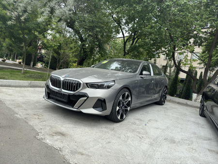Naht va arenda s vikupom BMW I5 35L 2024 yil dop paket