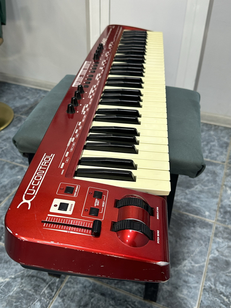 Midi klavish Behrenger Umx-610