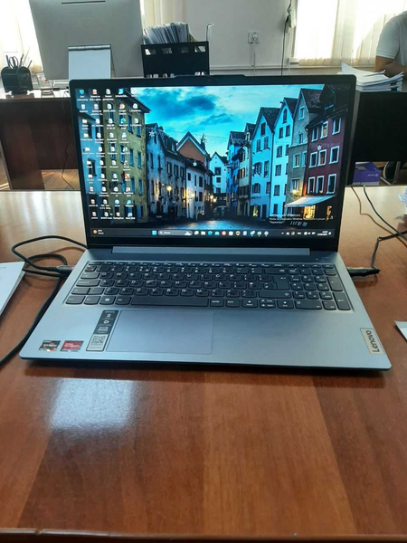 Ноутбук Lenovo Amid Ryzen 7 7730U 8/512GB
