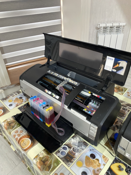 Принтер EPSON 1410  2 штука по оптовой цене, оба 600$, 1-300$