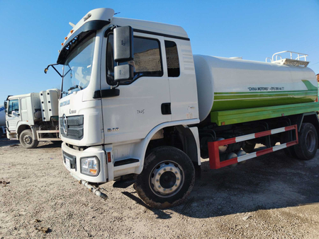 Водовоз Shacman 4х2 (15 куб)