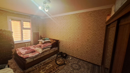 Ю 12. 3/3/4. Вдоль метро.