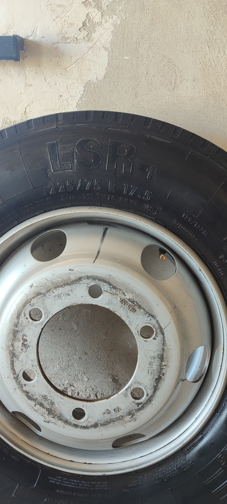 Isuzu balon sotiladi