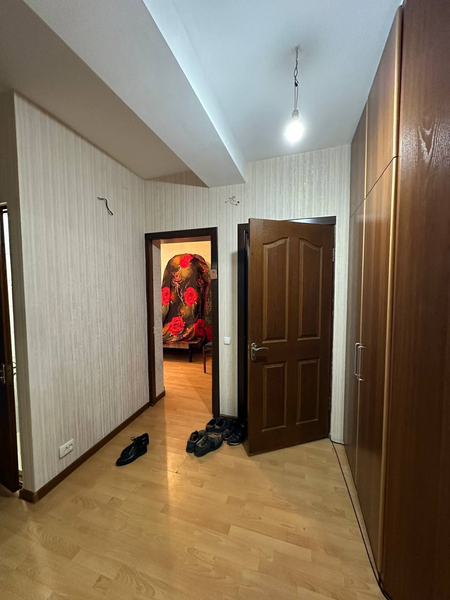 Юнусабад 8 квартал 3/2/4 кирпич продаётся квартира