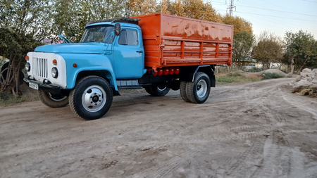 Gaz 53 samansval sotiladi