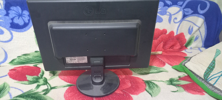 Монитор LG  w2242st