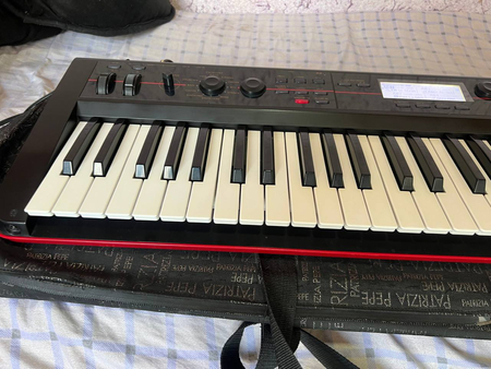 Korg Kross sotiladi 61 klavish to'yga tayyor sola garmoniyaga