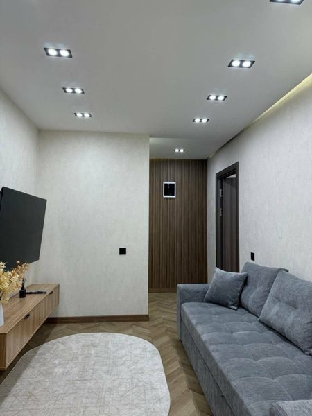 Миробод, Ю.Ражабий кучаси 2в3/3/5, 55 м2 квартира шошилинч сотилади