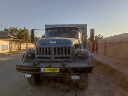Zil 131 sotiladi