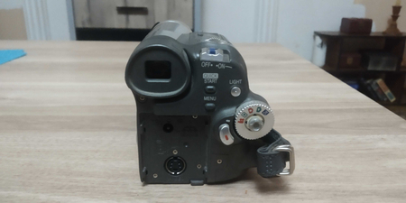 Продам видеокамеру Panasonic NV-GS21EB