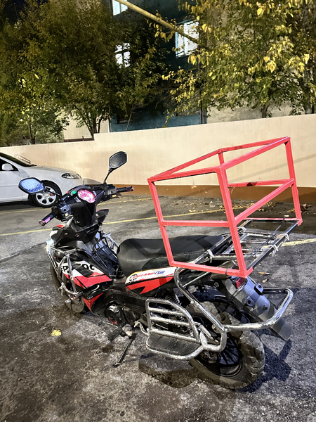Motosikil sotiladi