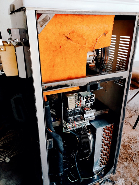 Frezi yangi Marojni aparat 380 w ishlaydi srochno sotiladi 500$ Retsep