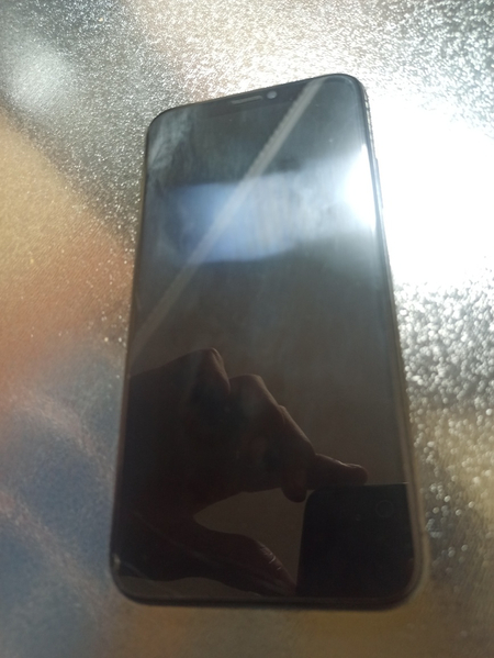 Iphone xs 256 экран заменен не правильно СРООЧНОО!!