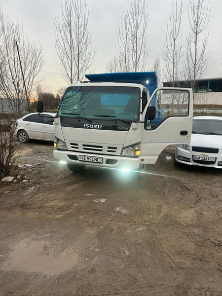 Isuzu Самосвал