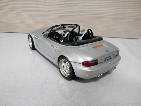 Моделька BBURAGO 1/18, BMW M ROADSTER 1996
