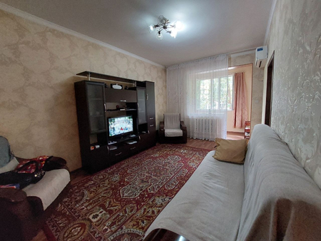 Продаю 2 ком квартира на 2 этаже 5 этажного дома. Авиосозлар 4.