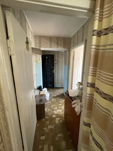 Чиланзар.   ул. Лутфи.   2-комнатная вдоль дороги.   40 м2.   Ипотека+