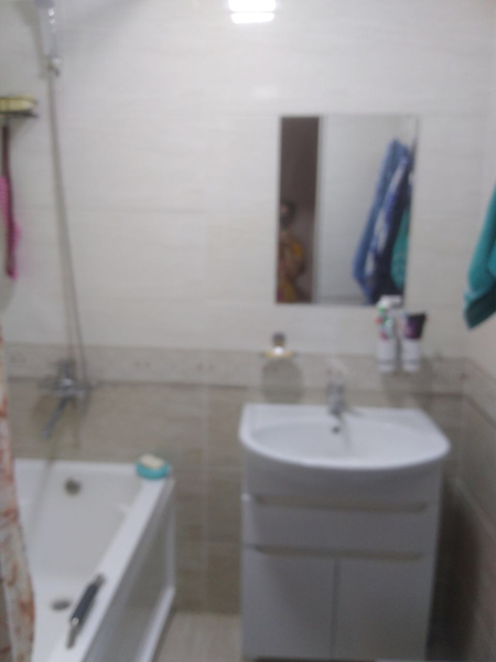 Продается Алгоритм 30квартол 3-комнотное квартира