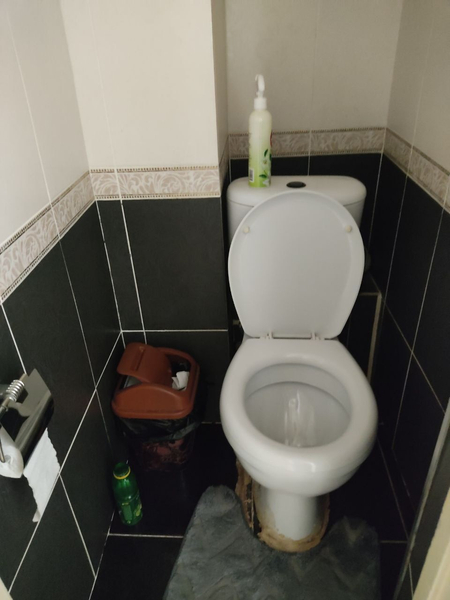 Срочно! Юнусабад 8кв 2/2/4 кирпич 77 серия  65.500у.е