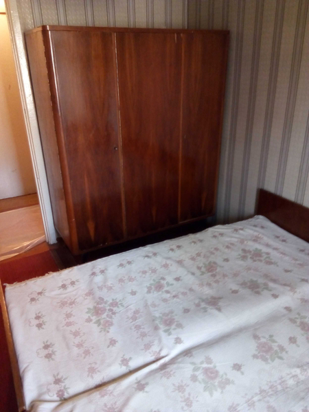 Продам 2 к малогабаритную аж кв на    23 квартале Чиланзара 3 /5 кирп.