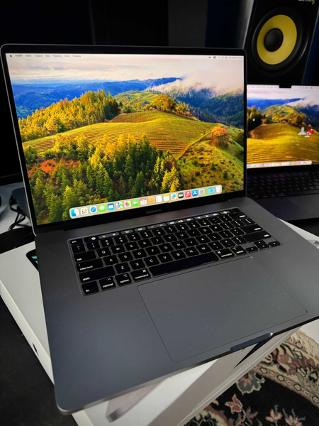 Apple MacBook Pro 16