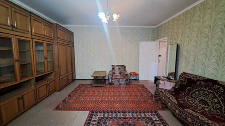 Квартира на Боткина.за рестораном Шохона.4й этаж. косметический ремонт
