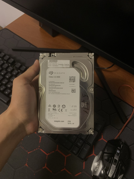 2 Tb hard sotiladi