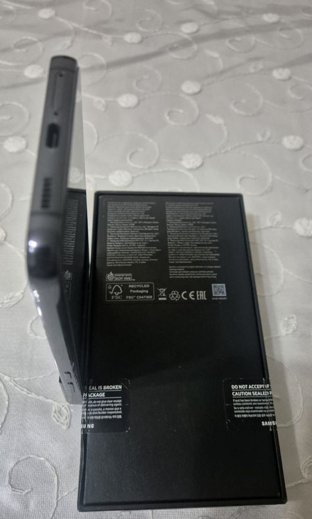 Срочно продам Samsung Galaxy S22 Plus 256GB Phantom Black, официальный