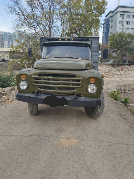 Zil 130  Mator URAL yengi qilingan