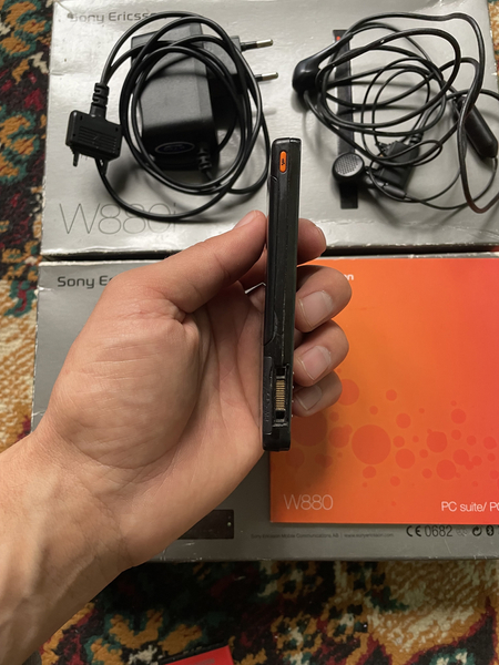 Sony Ericsson W880i edial komplekt srochniy