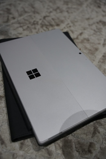 Продаю Surface pro 7. Планшет на виндовс 11 про официальный русский