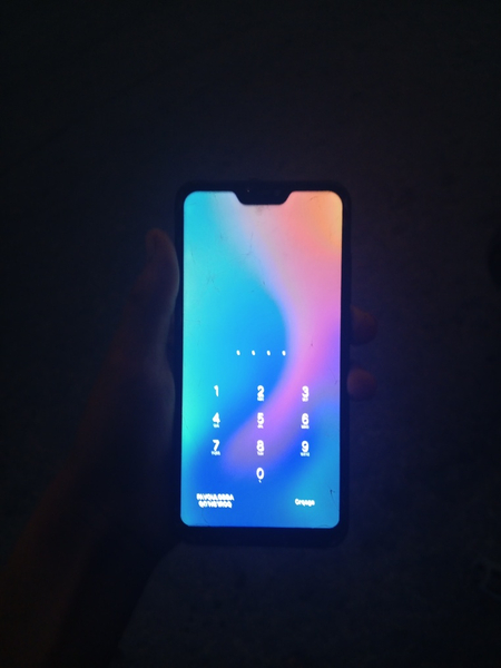 Redmi 6pro sotiladi aybi sensor singan pubg koʻtaradi xotirasi 64gb
