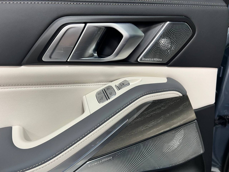 BMW X7 full 2023 kraska toza