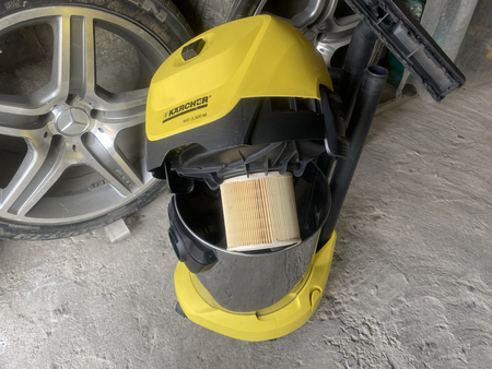 * Karcher WD 3.300M мощный строительный пылесос с металлическим баком