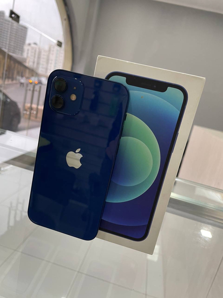 Телефон Iphone 12