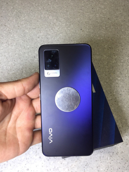 Vivo v21. 8 g 128g