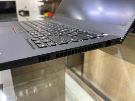 Lenovo ThinkPad P14s Core i5-10210U озу16гб 256ssd Nvidio Quadro P520