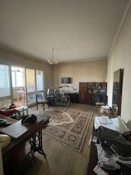 Бобура 1комнат 1этаж площадь 44м2