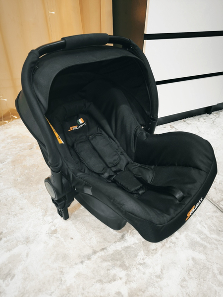Продается коляска 3 в 1