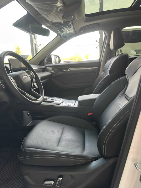 HAVAL JOLION 1.5T Samarqandagi avtosalonda