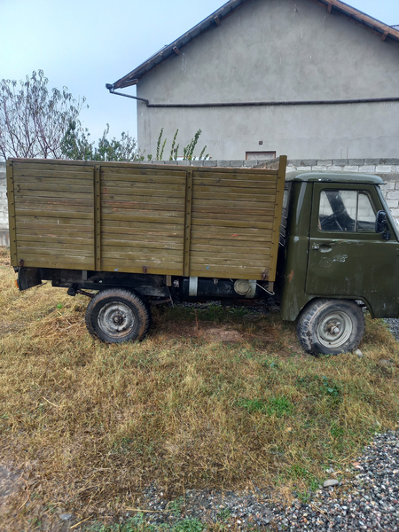 Уаз бортовой  сотилади