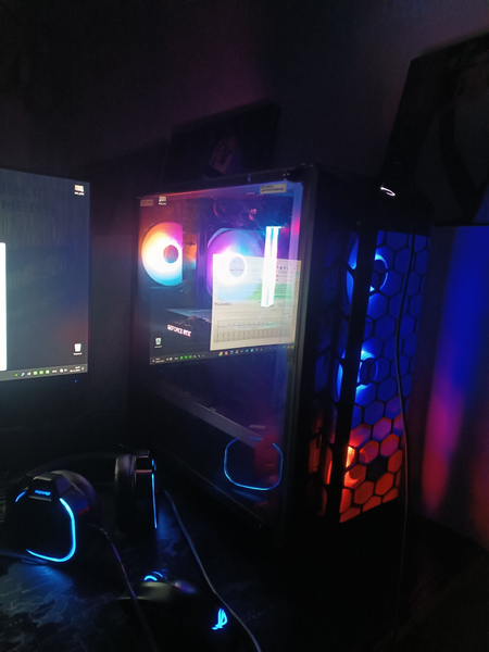 Intel core i7 12700kf \\nasus rog strix 790e gaming\\nGeForce rtx 3060 12