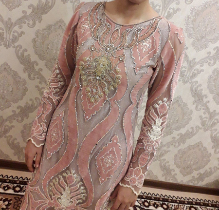 Kiyimlar sotiladi