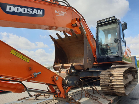 Экскаватор Doosan 225