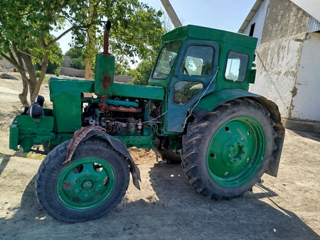 Traktor T40 Srochna sotiladi