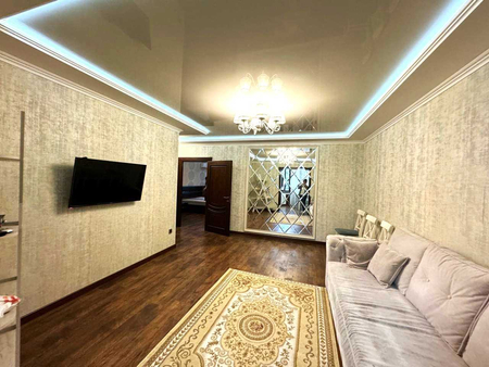 Квартира в аренду Юнус Раджабий ,метро Космонавтов ЦУМ 4ком.3/4