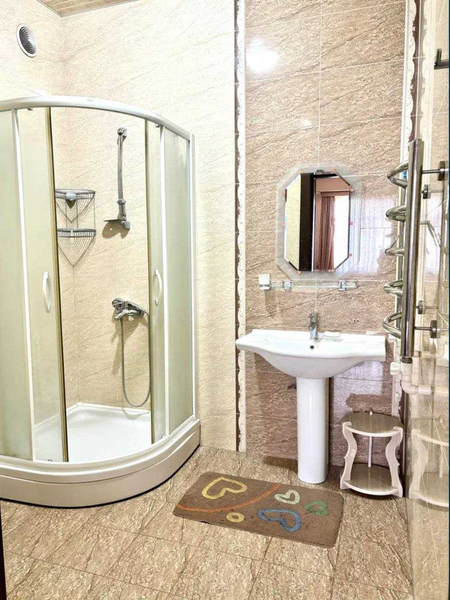 ул.Чехова м.Ойбек кафе Бон ГАБУС 3-комнатная 4/6 158 м² 2 с/у  ремонт