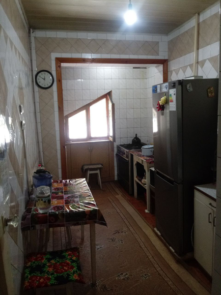 Продаеться 3/2/9 возле метро Юнусабад