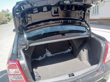 Chevrolet Kobalt sotiladi srochno