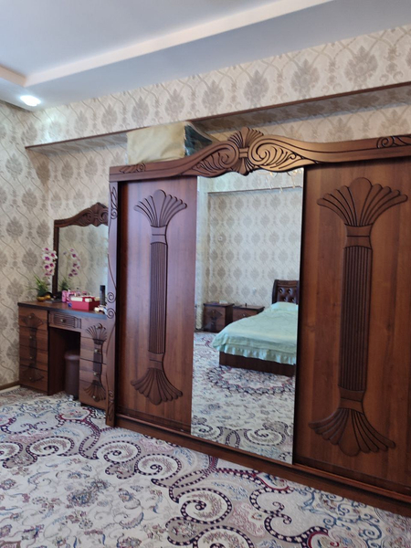 Продается 2- комнатная квартира в центре Нурафшона (туйтепа)